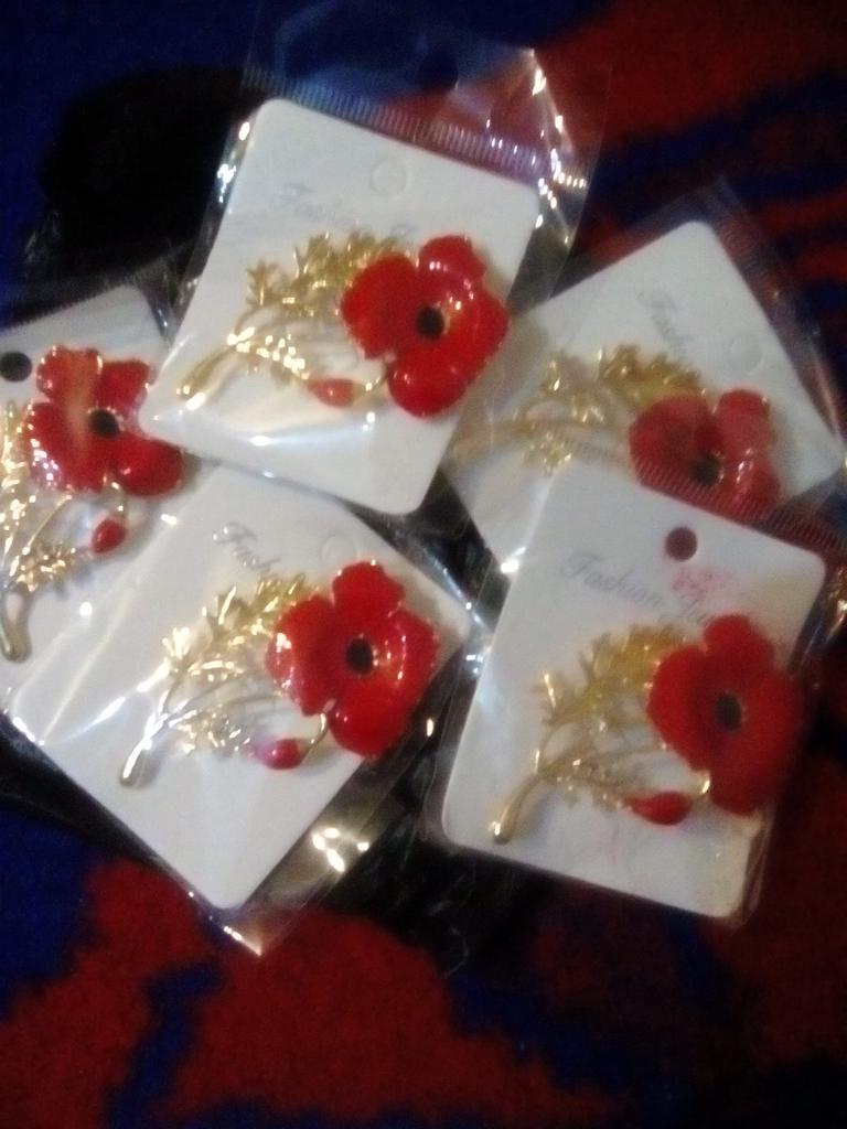 Cumpără Noua creatie garoafe brosa ace Brose floare roşie pentru femei ...